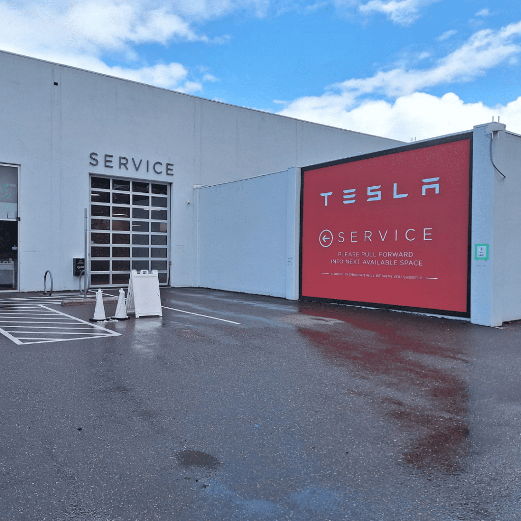 Lind SignSpring Aids FASTSIGNS in a Flawless Installation | Lind SignSpring